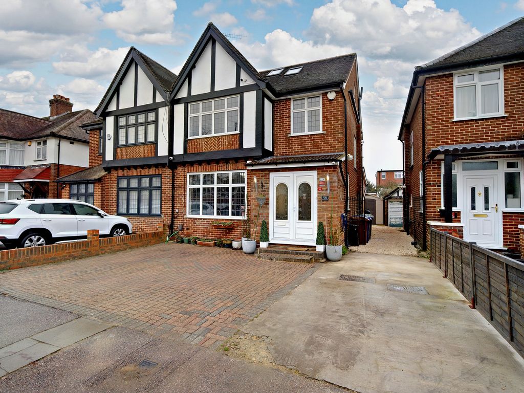 5 Bed Semi Detached House For Sale In George V Avenue Pinner Ha5 £