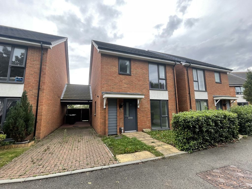 3 bed detached house to rent in The Close, Ashford TN23, £1,400 pcm ...