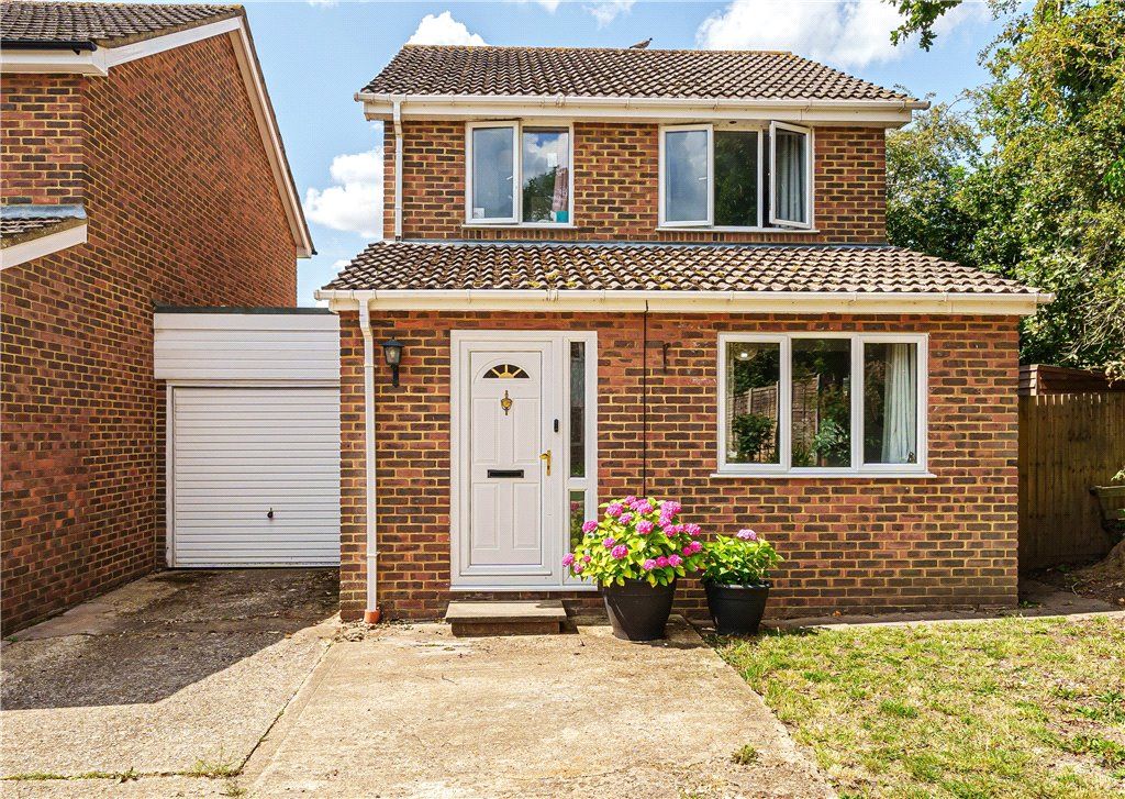 3 Bed Link Detached House For Sale In Lowestoft Close Lower Earley