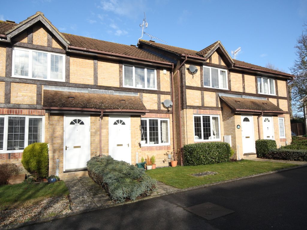 2 Bed Terraced House To Rent In Percheron Drive Knaphill Woking Gu21
