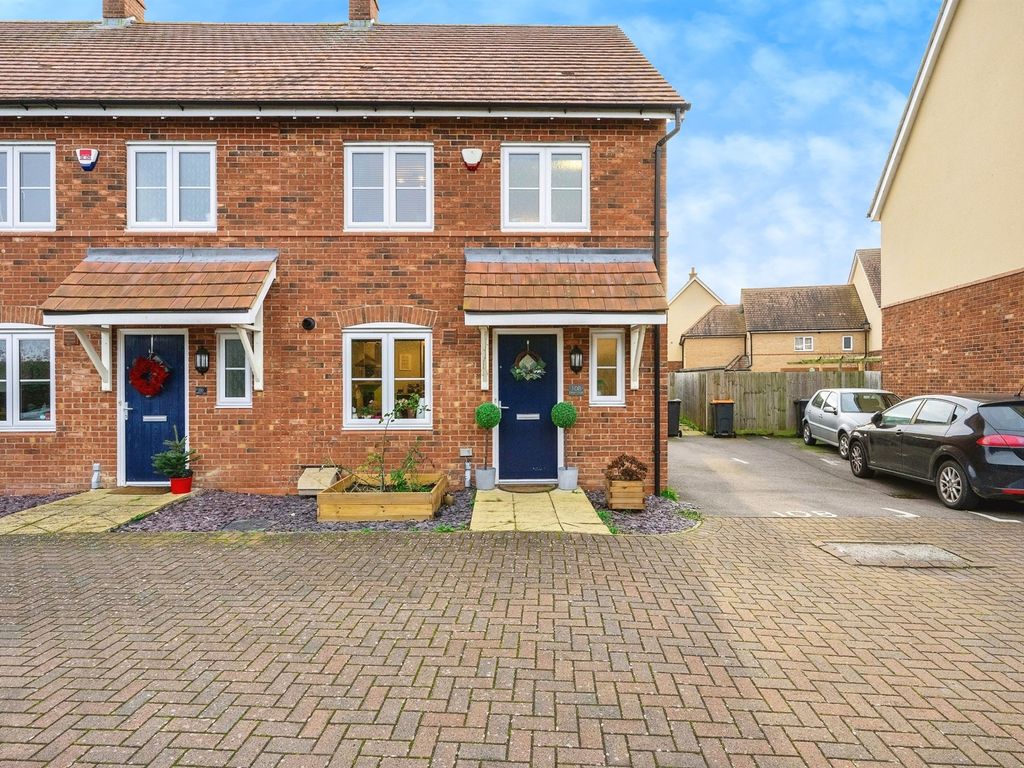 3 Bed End Terrace House For Sale In Hilton Close Kempston Bedford
