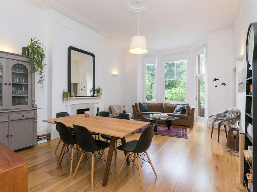 3 bed flat for sale in Chalcot Gardens, Belsize Park NW3, £1,200,000 ...