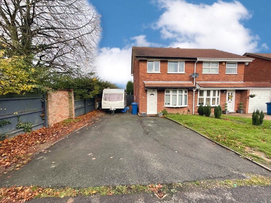 3 bed semi-detached house for sale in Sandpiper, Wilnecote, Tamworth ...