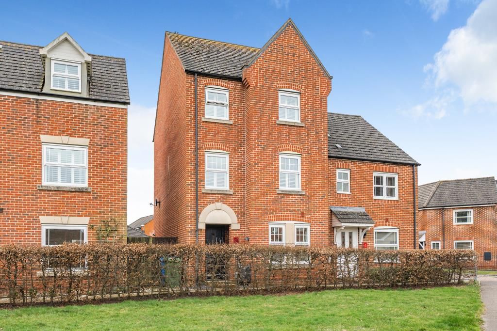 3 bed town house for sale in Bracknell, Berkshire RG12, £525,000 - Zoopla