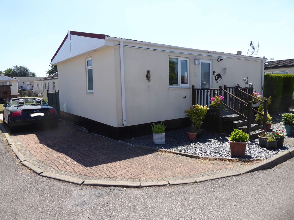 2 bed mobile/park home for sale in Surrey Hills Park, Normandy ...