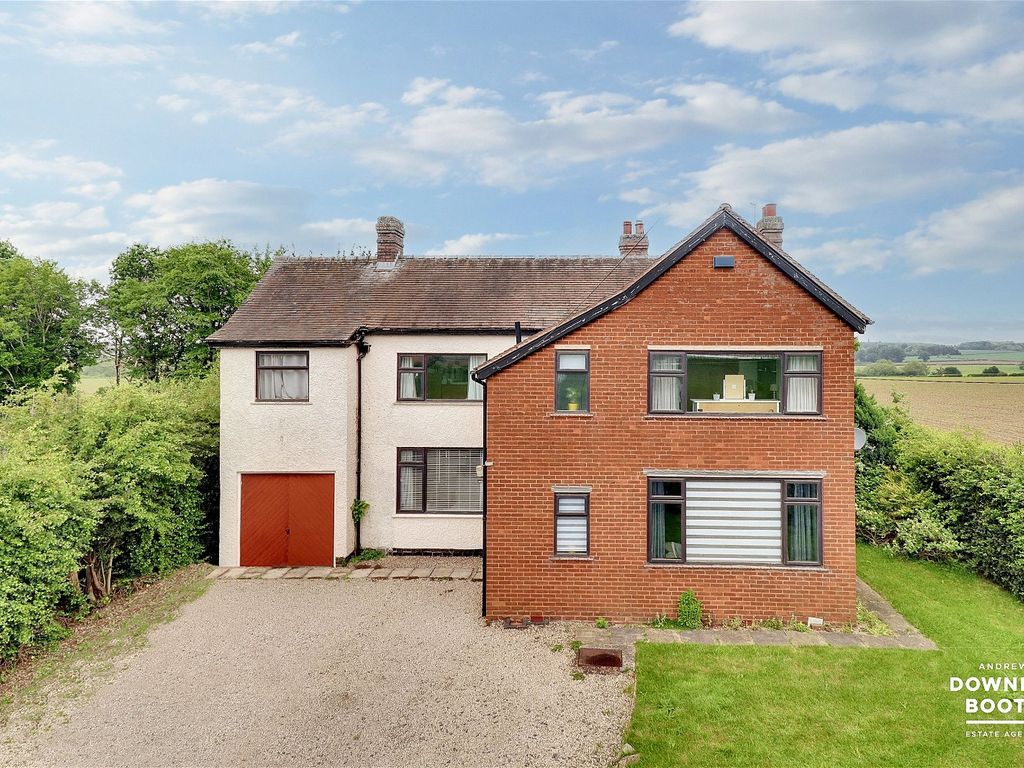 5 bed detached house for sale in Haunton, Tamworth B79, £550,000 - Zoopla