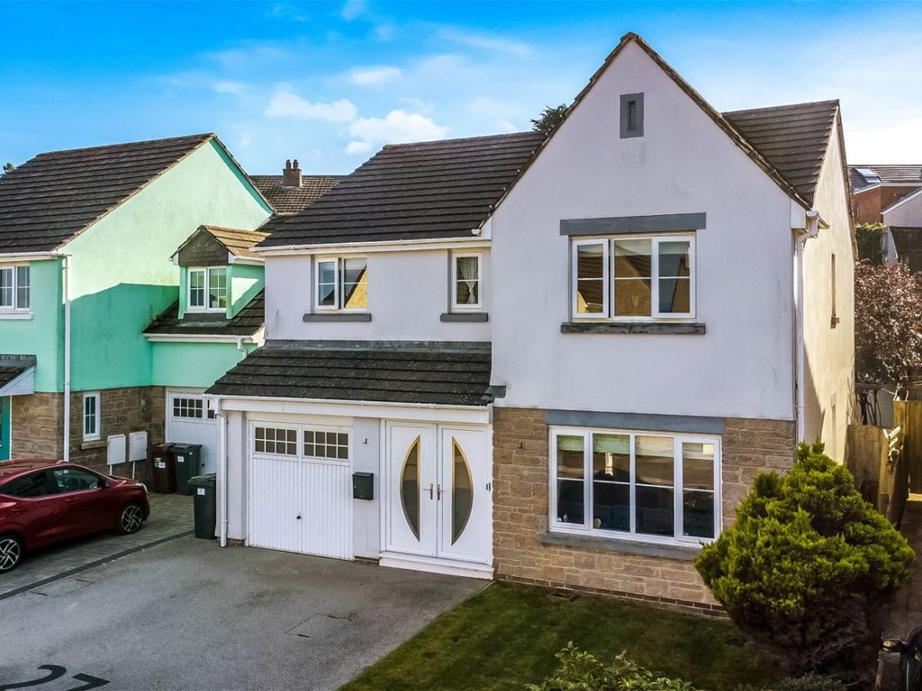 4 Bed Detached House For Sale In Bishops Close Saltash Pl12 £450 000