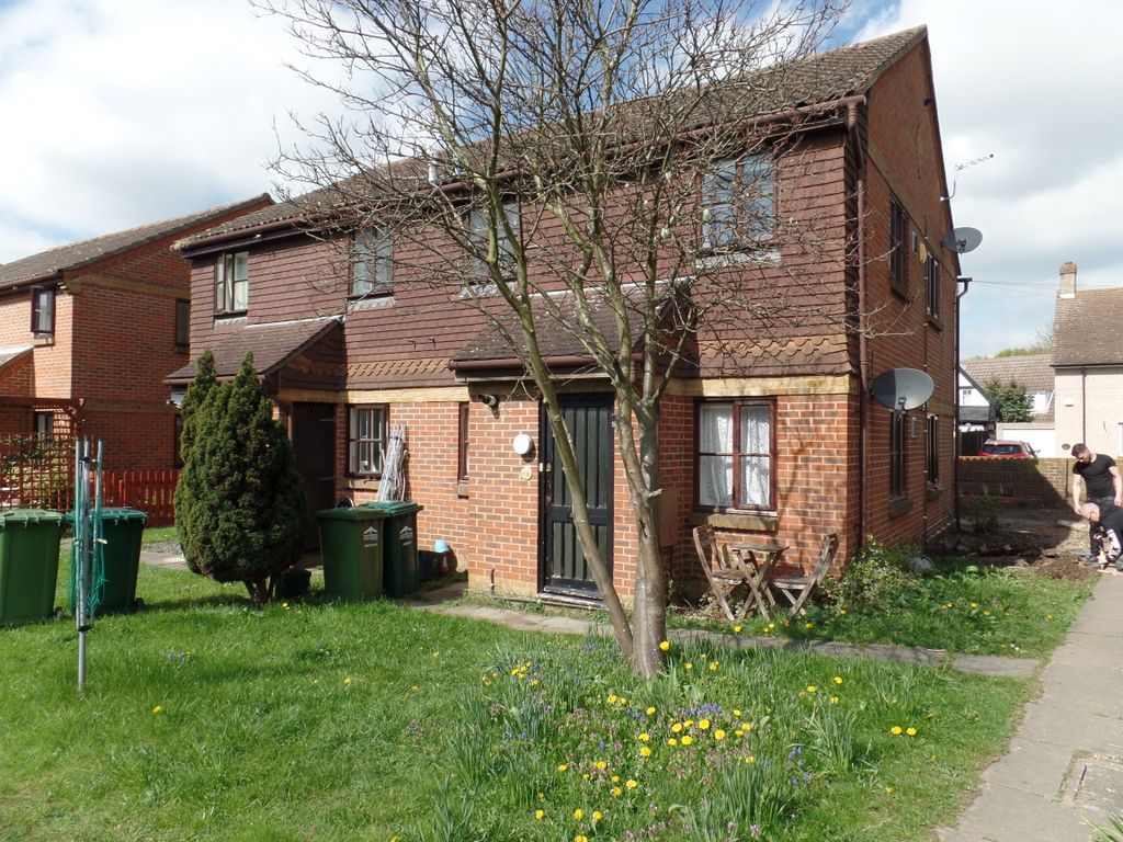 1 Bed Semi Detached House To Rent In Dutch Barn Close Staines Tw19