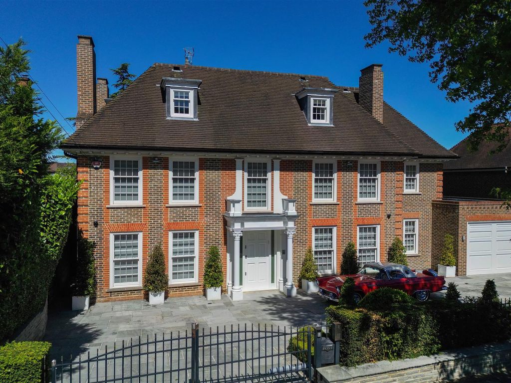 7 Bed Detached House For Sale In Winnington Road London N2 £