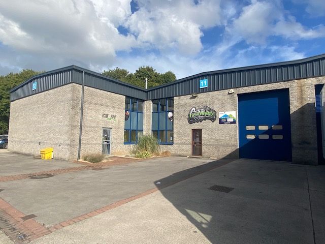 Industrial to let in Units 11 & 12 Westpoint, Bumpers Farm, Chippenham ...