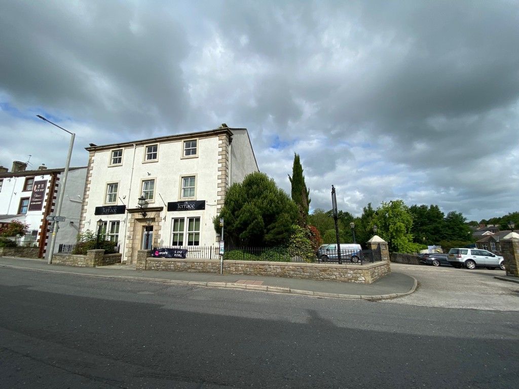 76 Whalley Road, Clitheroe, Lancashire BB7, Retail premises for sale, £ ...