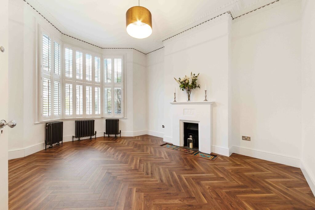 4 bed property to rent in Fairmount Road, London SW2, £5,000 pcm - Zoopla