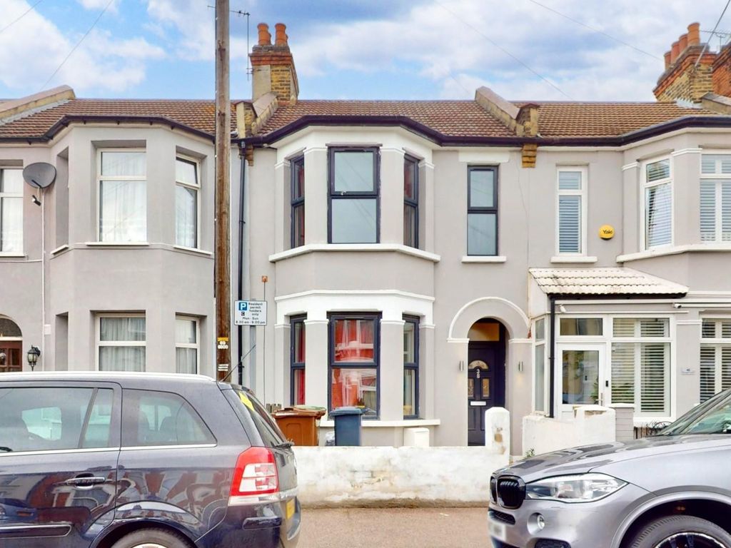 3 bed terraced house for sale in Sunningdale Avenue, Barking IG11, £500,000 - Zoopla