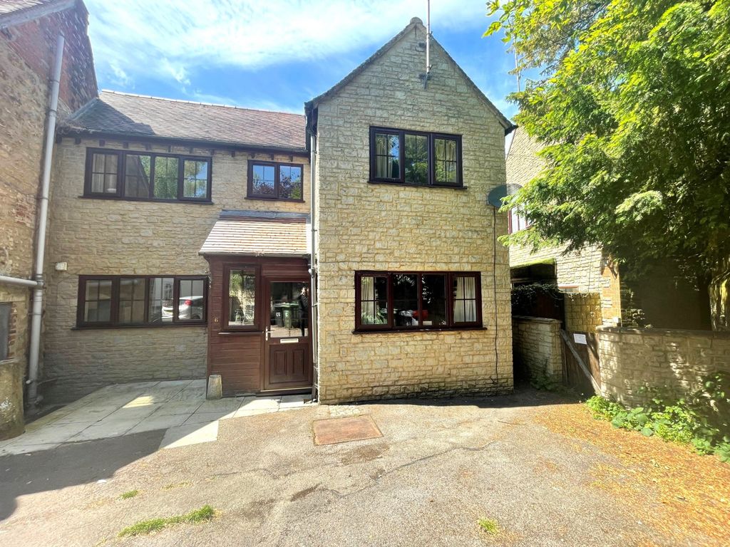 2 bed terraced house to rent in Archway Court, Faringdon, Oxfordshire ...