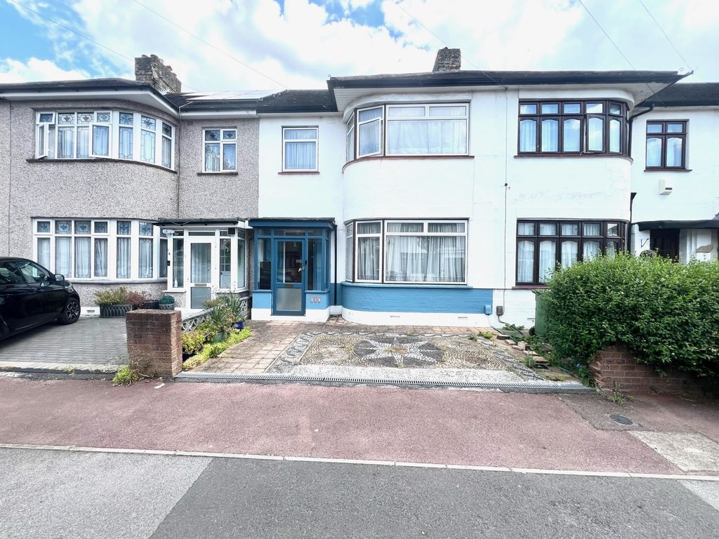 3 Bed Terraced House For Sale In Dereham Road Barking Ig11 £550 000