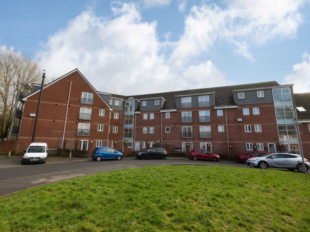 2 bed flat to rent in Anson Street, Manchester M30 - Zoopla