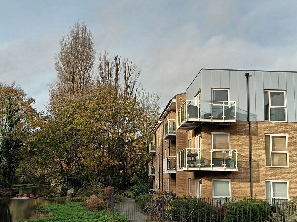 1 bed flat for sale in Croxley Road, Hemel Hempstead HP3, £127,500 - Zoopla