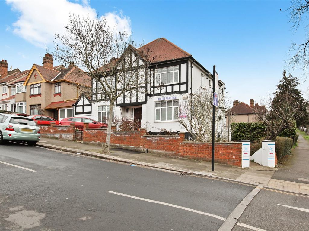 3 Bed Detached House For Sale In Whitton Avenue East Greenford Ub6