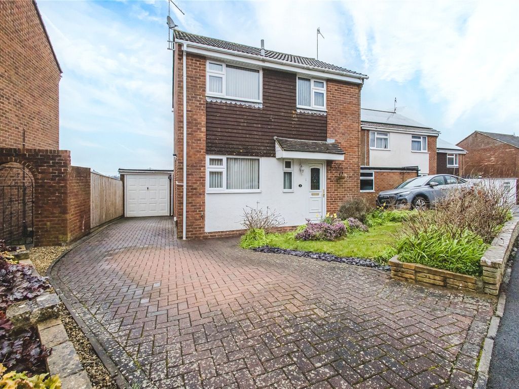 3 Bed Detached House For Sale In Wheatlands Haydon Wick Swindon Sn25