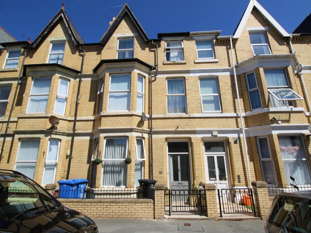 8 Bed Terraced House For Sale In River Street Rhyl Denbighshire Ll18