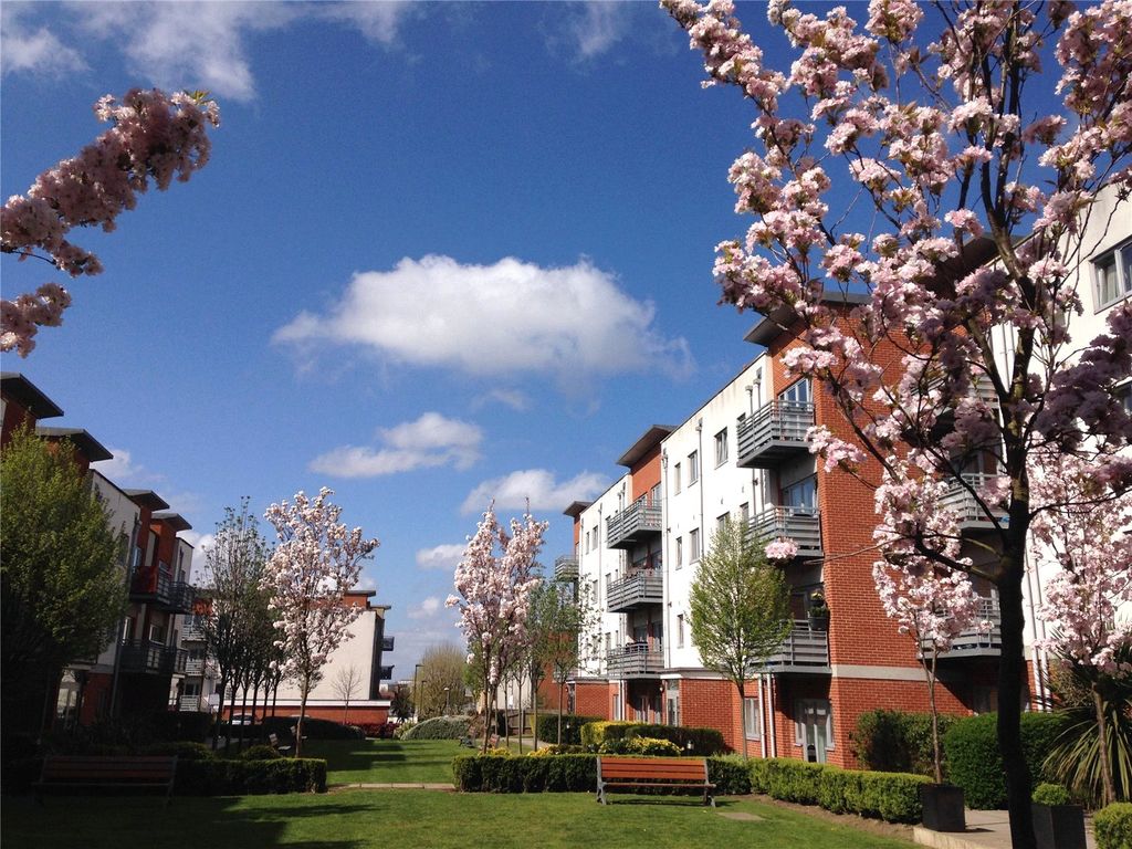 2 Bed Flat For Sale In Bedgebury Court Hawker Place London E17 Zoopla 2 Bed Flat For Sale In Bedgebury Court Hawker Place London E17 Zoopla