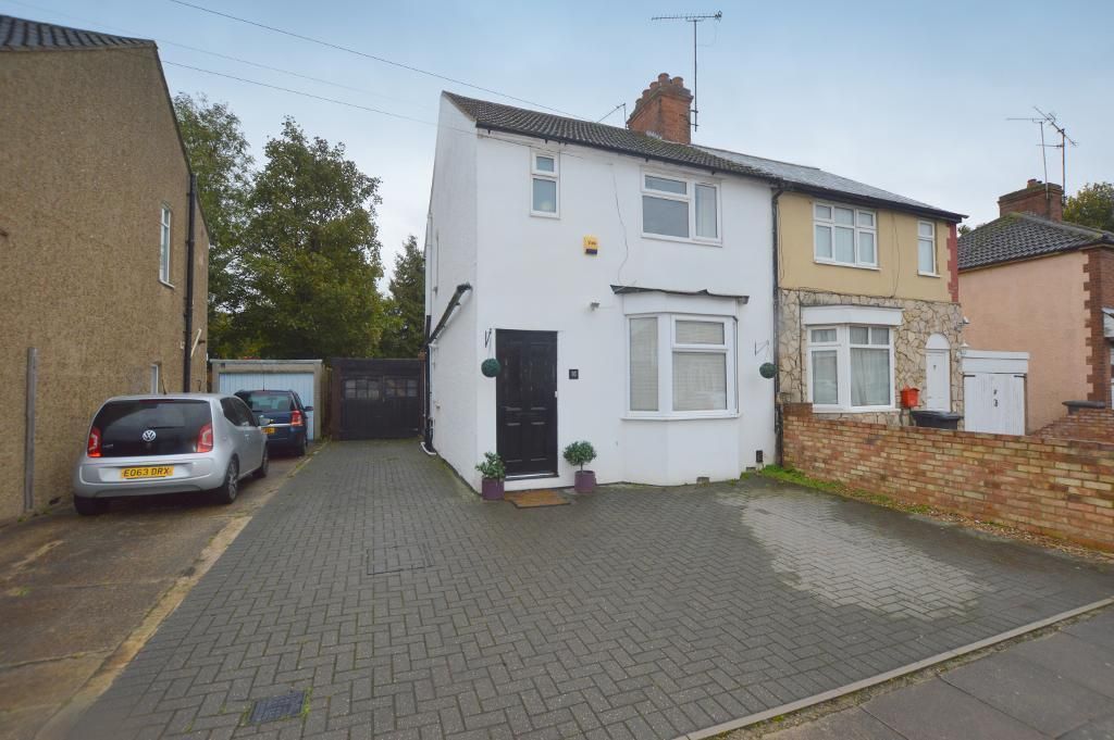 3 Bed Semi Detached House To Rent In Anstee Road Luton Bedfordshire