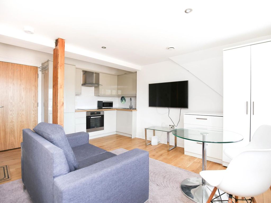 1 bed flat to rent in Chaucer Building, City Centre NE1, £850 pcm - Zoopla
