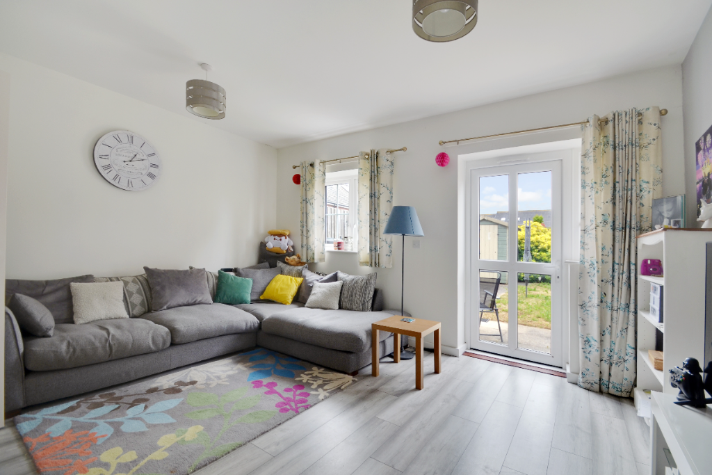 2 bed terraced house for sale in Long Furlong Drive, Slough SL2 - Zoopla