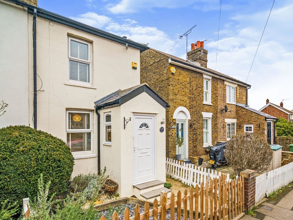 2 Bed Semi Detached House For Sale In Church Lane Cheshunt Waltham