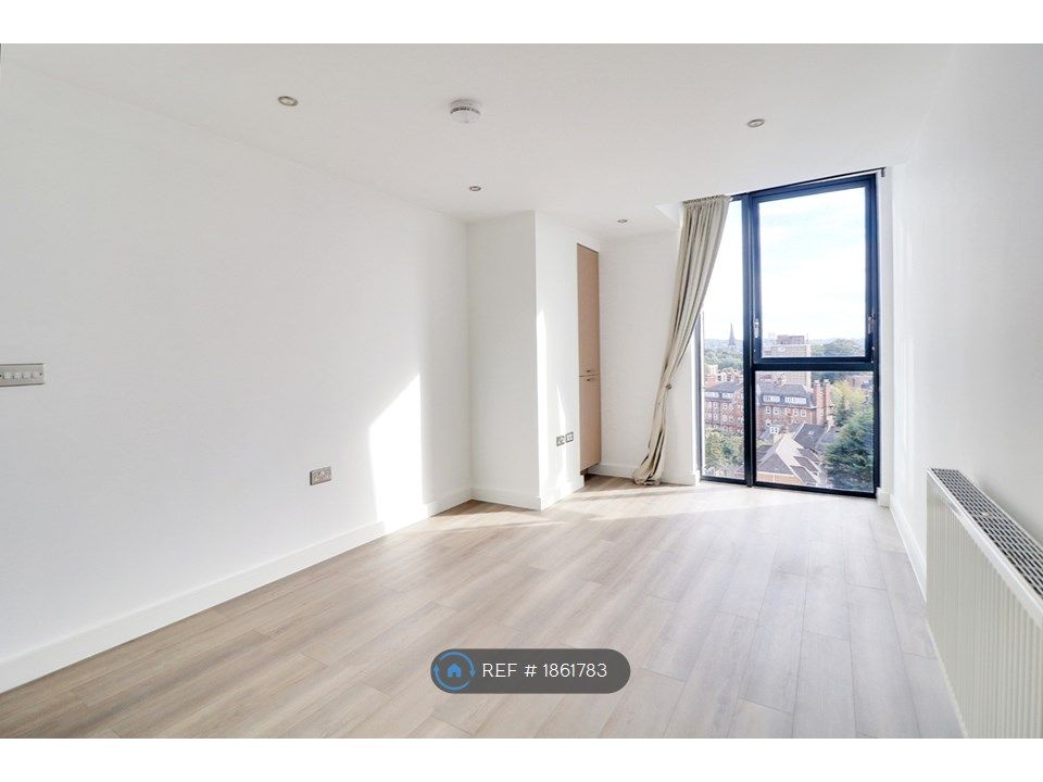 1 bed flat to rent in Centrillion Point, Croydon CR0, £1,350 pcm - Zoopla