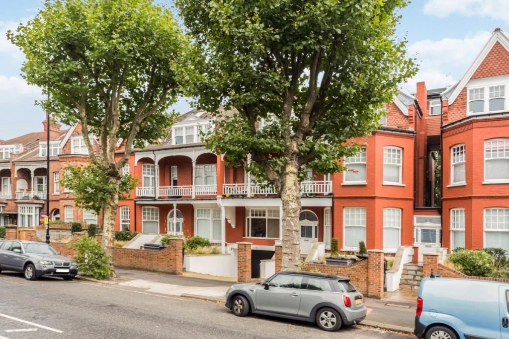 2 bed flat to rent in Queens Avenue, Muswell Hill N10 - Zoopla