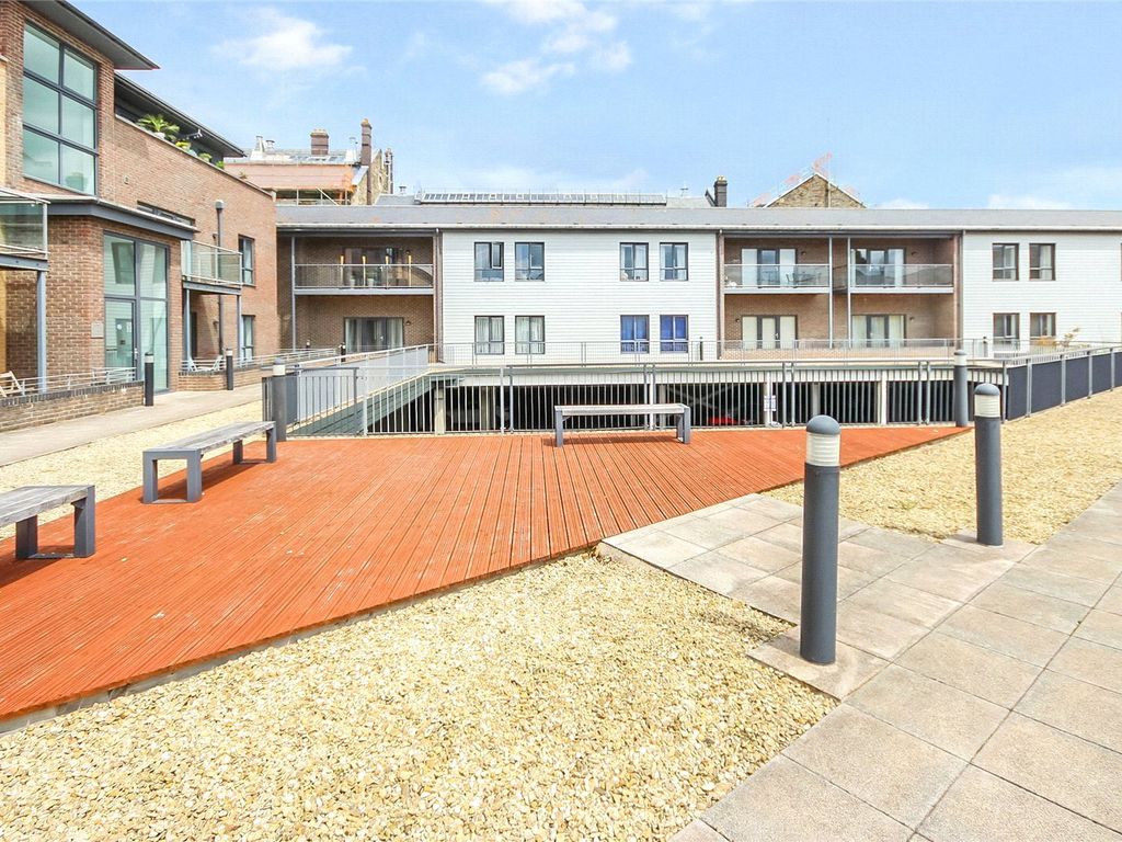 1 bed flat for sale in Cardean House, Firefly Avenue, Swindon ...