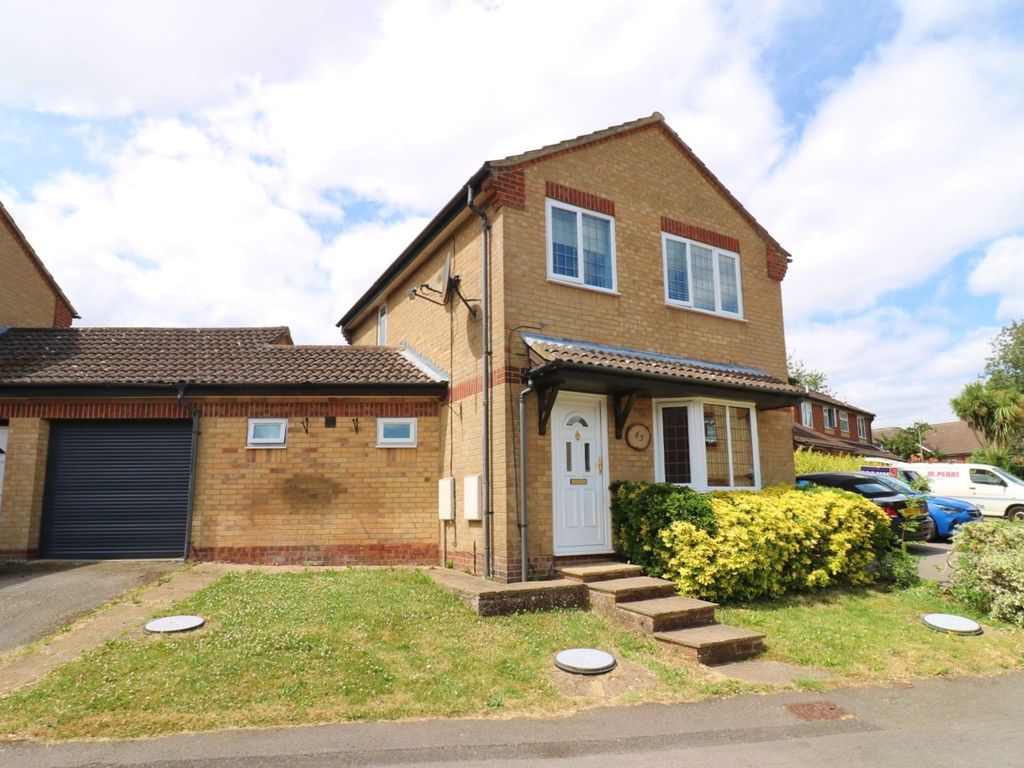 3 Bed Link Detached House For Sale In Woodstock Close Hedge End So30