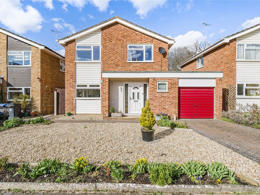 4 bed detached house for sale in Knaphill, Woking, Surrey GU21 - Zoopla