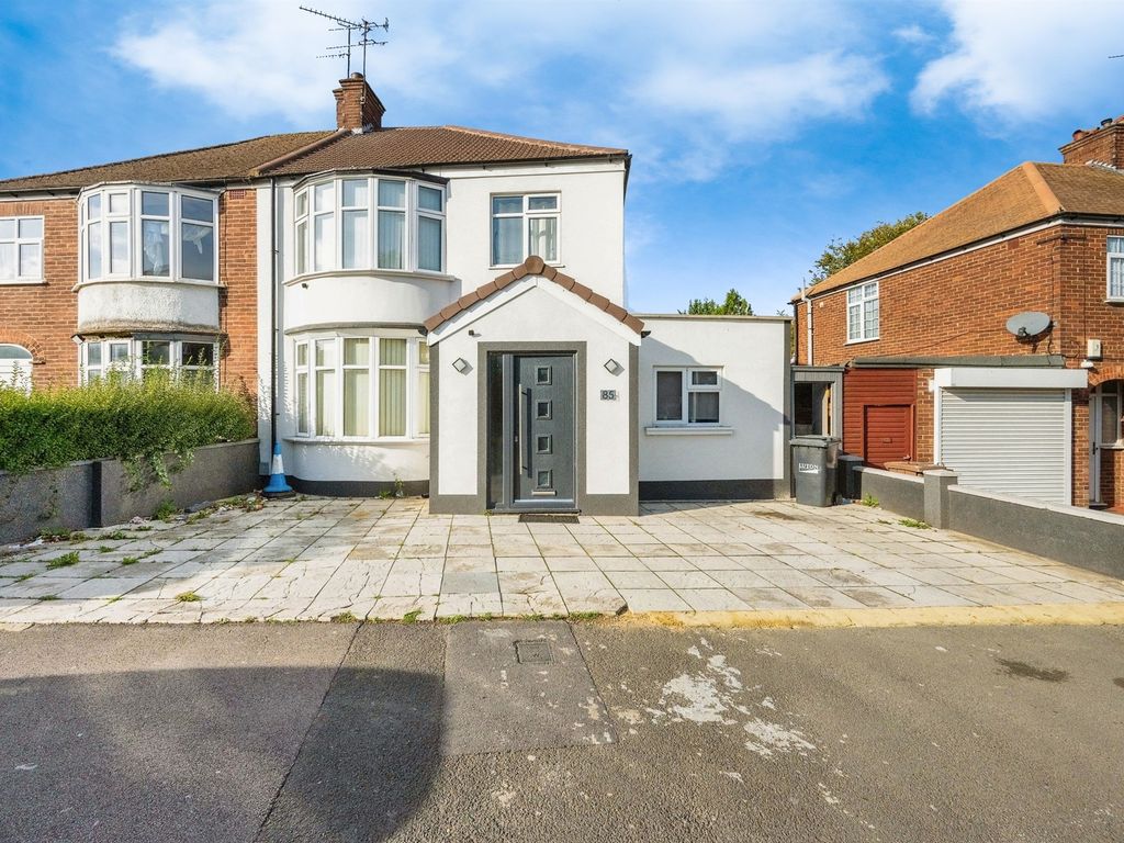 3 Bed Semi Detached House For Sale In Culverhouse Road Luton Lu3 £