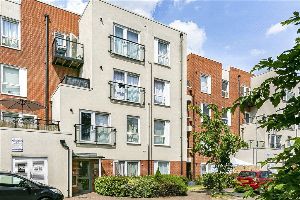 1 bed flat for sale in Spelthorne Grove, Sunbury-On-Thames, Surrey TW16 ...