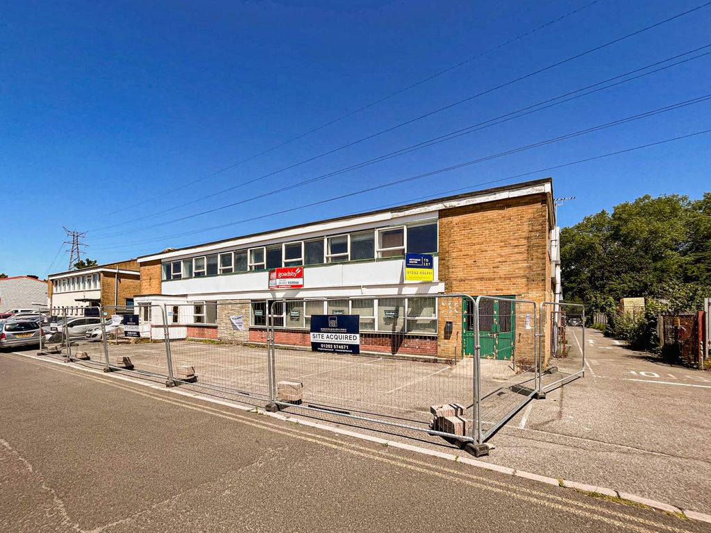 Warehouse to let in 4/4A Sharp Road, Poole BH12 - Zoopla