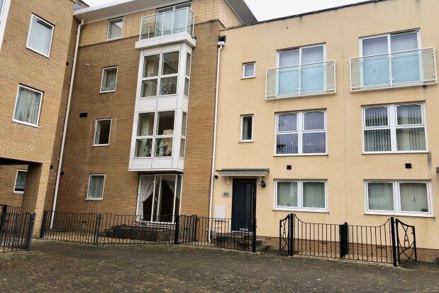 2 bed flat to rent in Richmond Court, Exeter EX4 - Zoopla