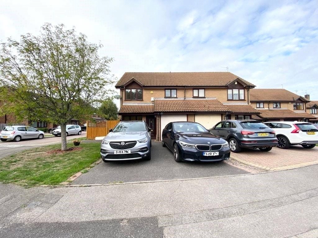 3 Bed Semi Detached House To Rent In Eden Way Winnersh Wokingham