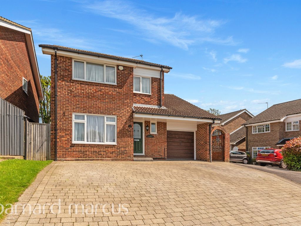 5 bed detached house for sale in Geralds Grove, Banstead SM7, £750,000 ...