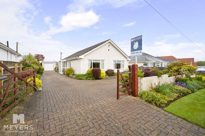 3 bed bungalow for sale in Burton Cross, Wool BH20 - Zoopla