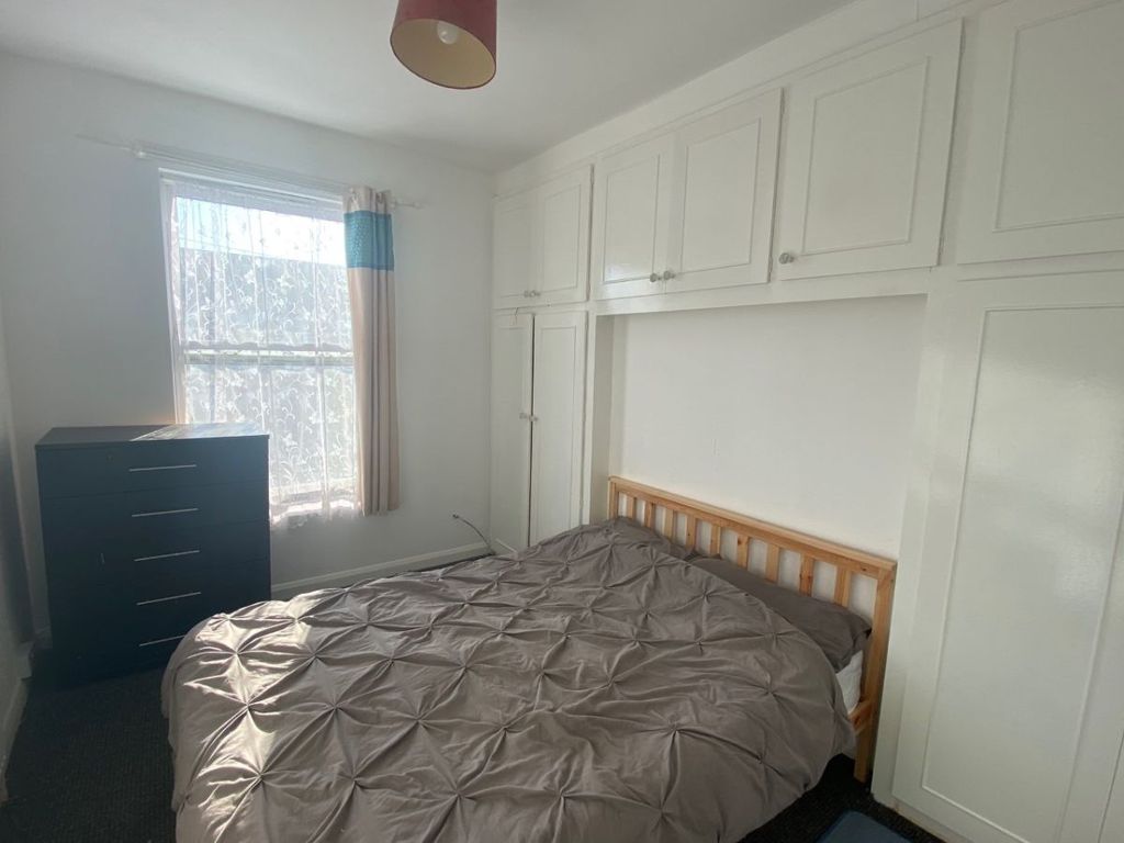 Room to rent in Plane Street, Hull HU3 - Zoopla