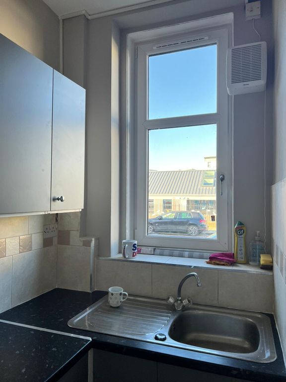 2 bed flat to rent in Annfield, Edinburgh EH6, £1,400 pcm - Zoopla