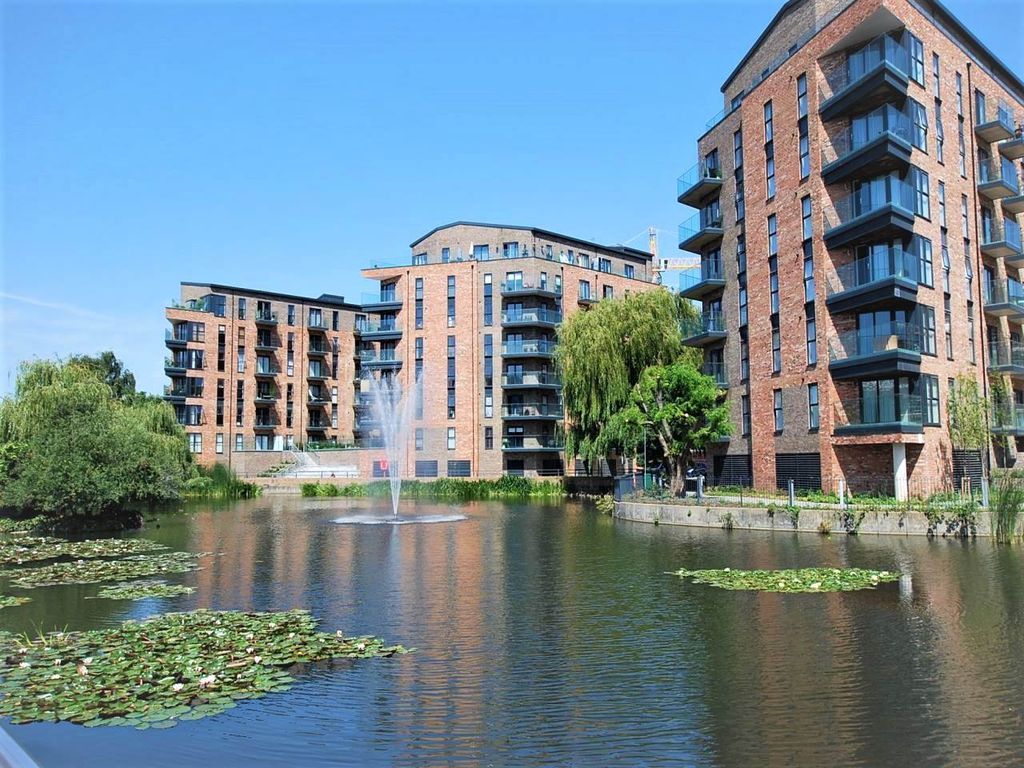 1 bed flat to rent in James Smith Court, Dartford, Kent DA1, £1,400 pcm ...