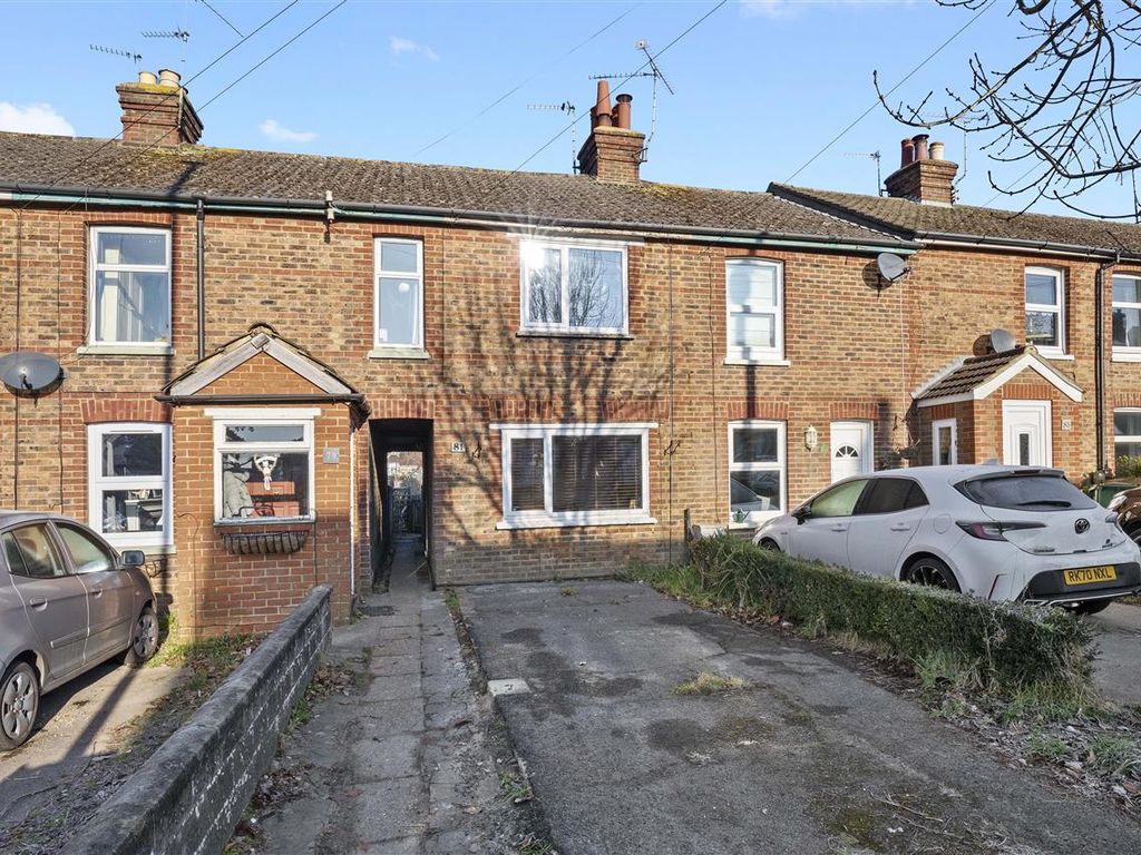 2 bed terraced house for sale in Crawley Road, Horsham RH12 - Zoopla