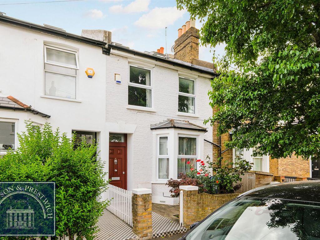 3 bed property to rent in Russell Road, London SW19, £4,000 pcm - Zoopla