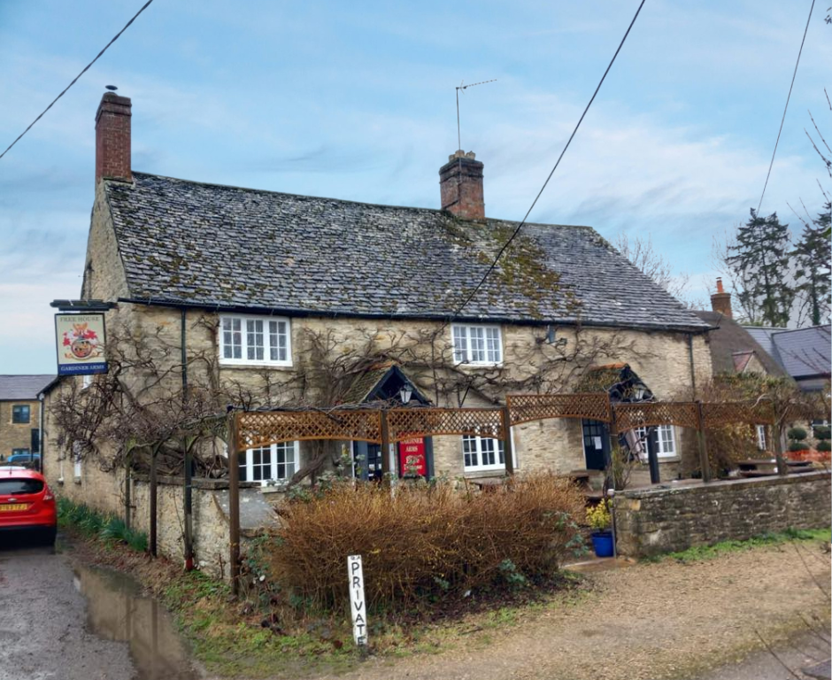 Pub/bar for sale in Medcroft Road, Kidlington OX5, £595,000 - Zoopla