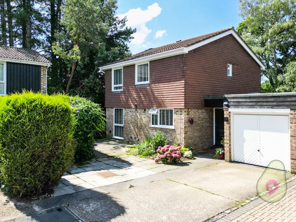 4 Bed Detached House For Sale In Silwood Bracknell Berkshire Rg12 £