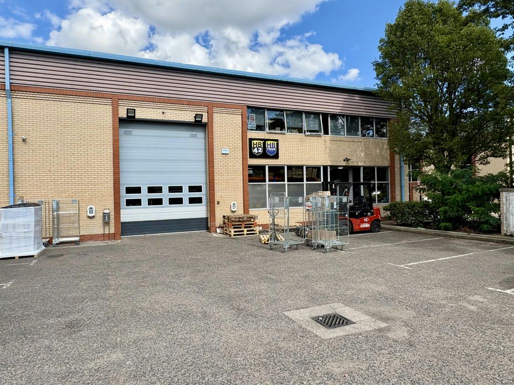 9 Maple Grove Business Centre, Lawrence Road, Hounslow TW4, Industrial ...