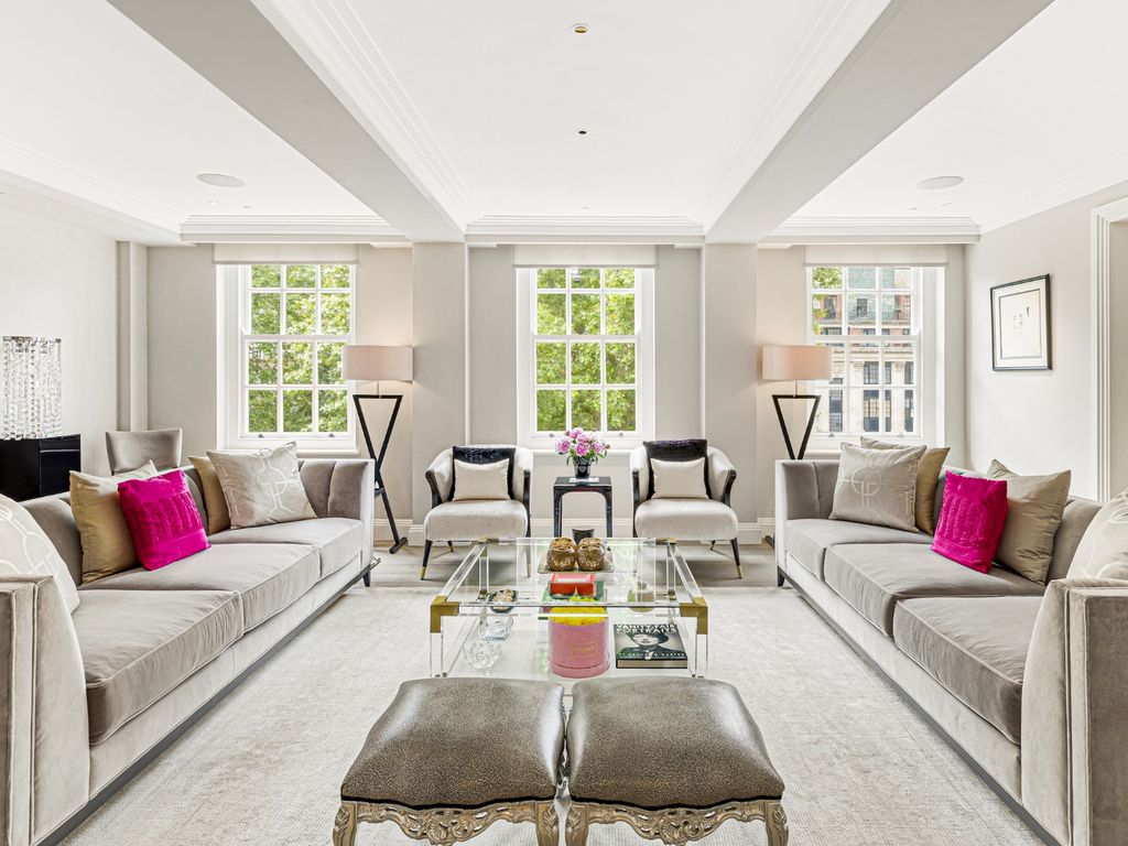 4 bed flat for sale in Lowndes Square, London SW1X, £8,300,000 - Zoopla